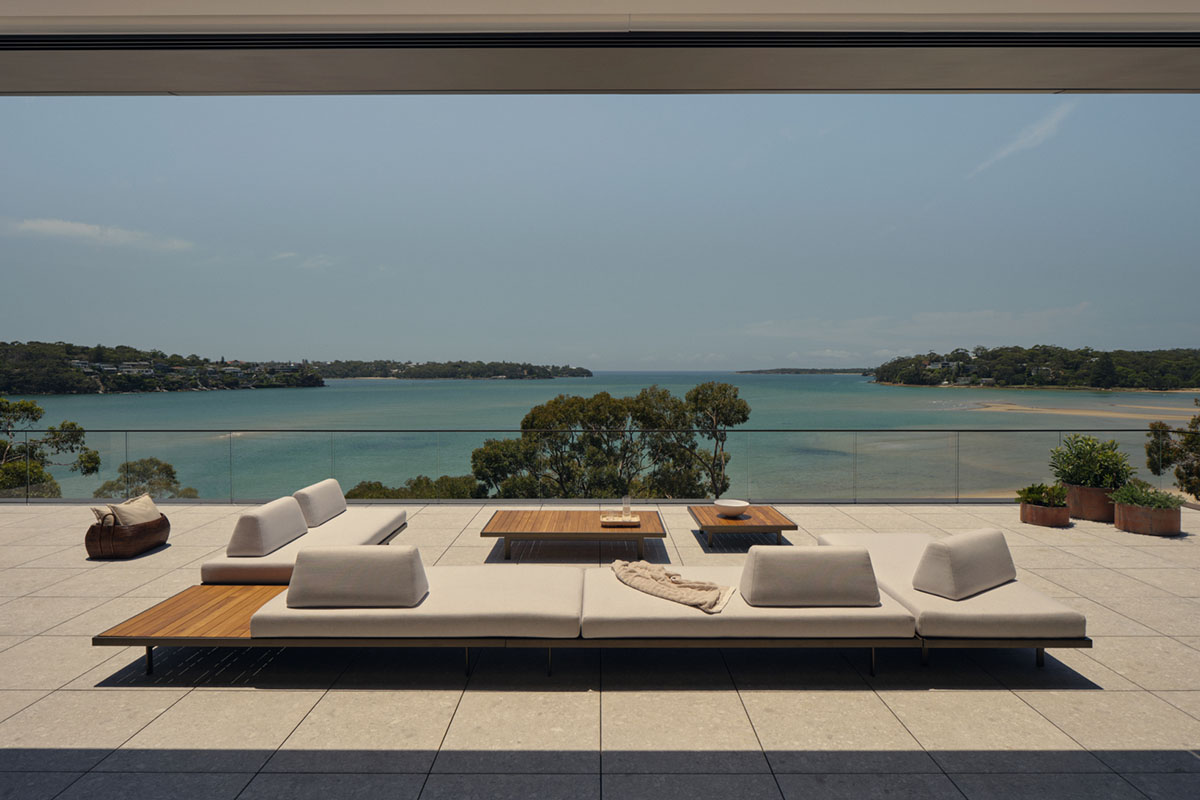 Discover the Plateau Outdoor Sofa and Sun Lounge