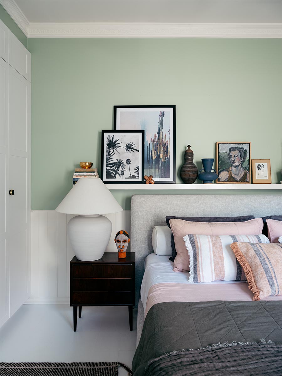 Make your bedroom a sanctuary with functional design│KING