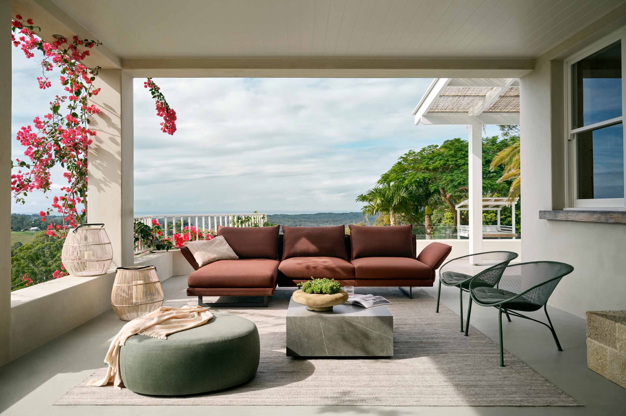 Zaza Outdoor Modular Sofa with Chaise and Deep Seats